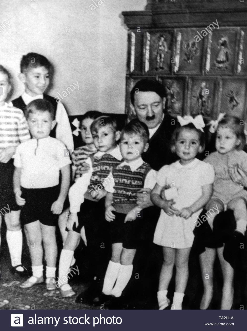 Adolf Hitler Children Berchtesgaden Stockfotos & Adolf Hitler Children ...