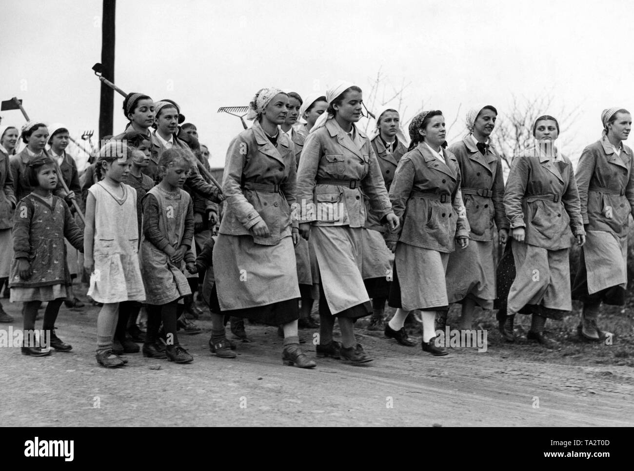 Bdm landdienst -Fotos und -Bildmaterial in hoher Auflösung – Alamy