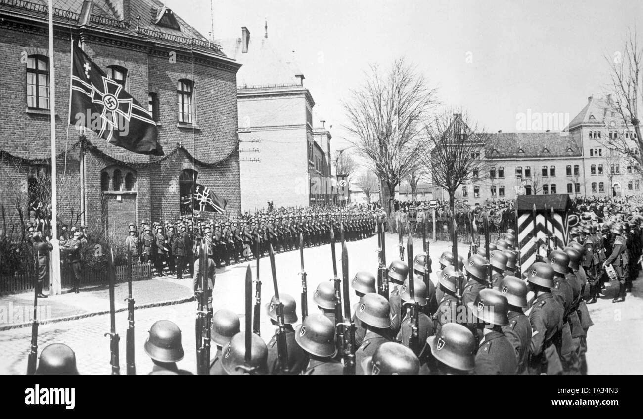 Präsident des Senats und der NSDAP-Politiker Arthur Greiser ...