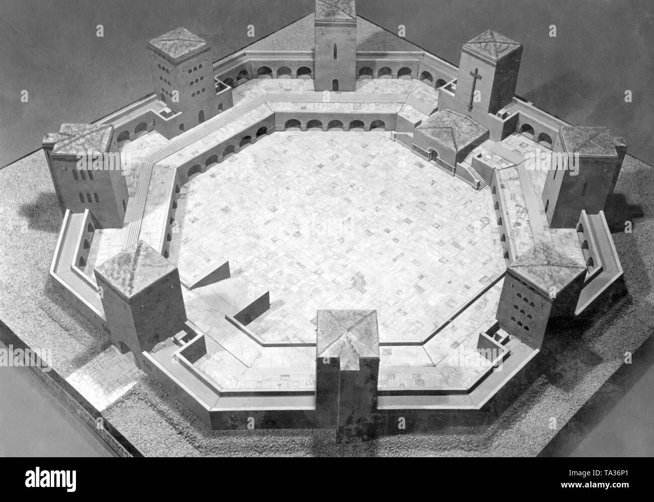 Undatiertes Foto von einem Modell für die Umstellung der Tannenberg ...