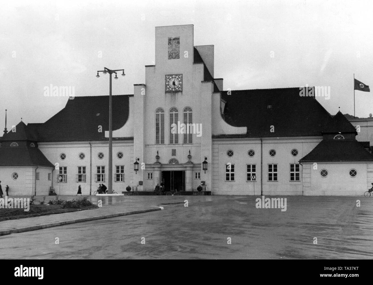 Gdynia hauptbahnhof -Fotos und -Bildmaterial in hoher Auflösung – Alamy