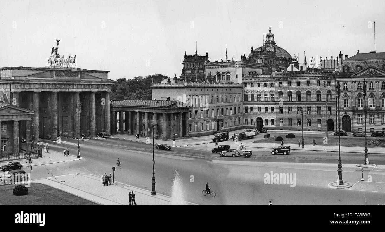 Das Brandenburger Tor (Deutsch: Brandenburger Tor und dem Boulevard ...