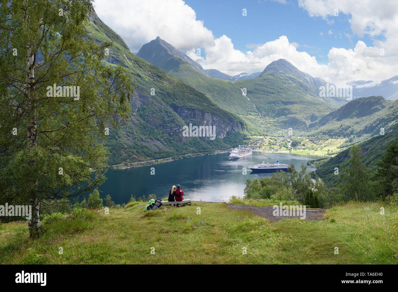 Geirangerfjord und kreuzfahrt -Fotos und -Bildmaterial in hoher ...