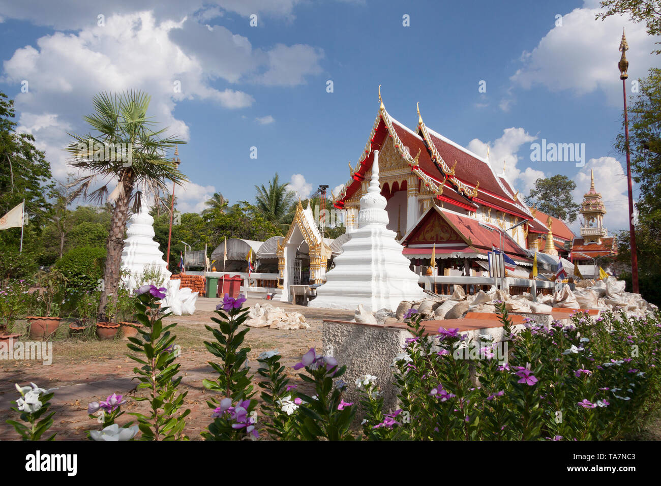 Nonthaburi temple -Fotos und -Bildmaterial in hoher Auflösung – Alamy