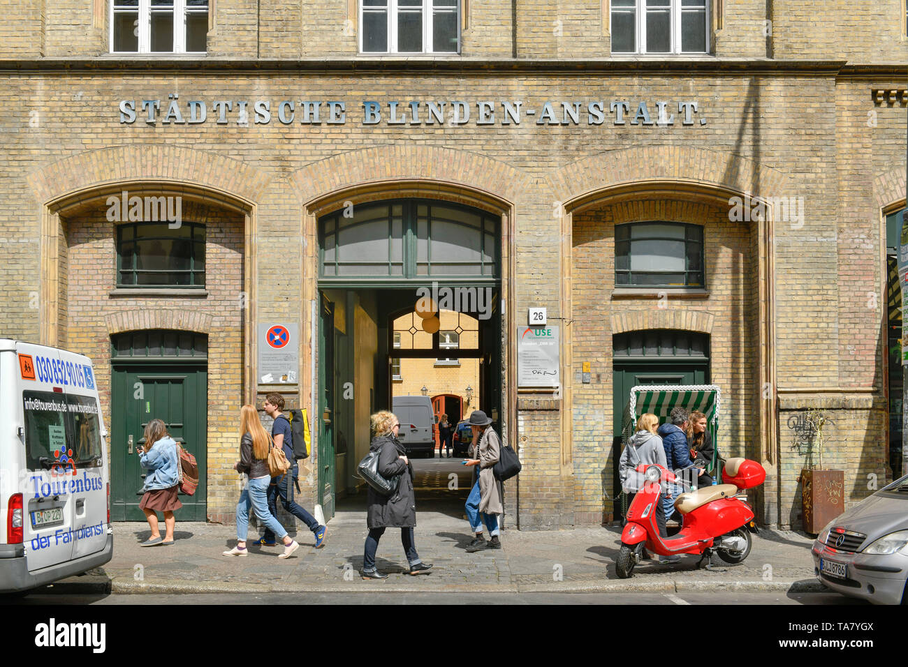Menschen oranienstrasse kreuzberg berlin deutschland -Fotos und ...