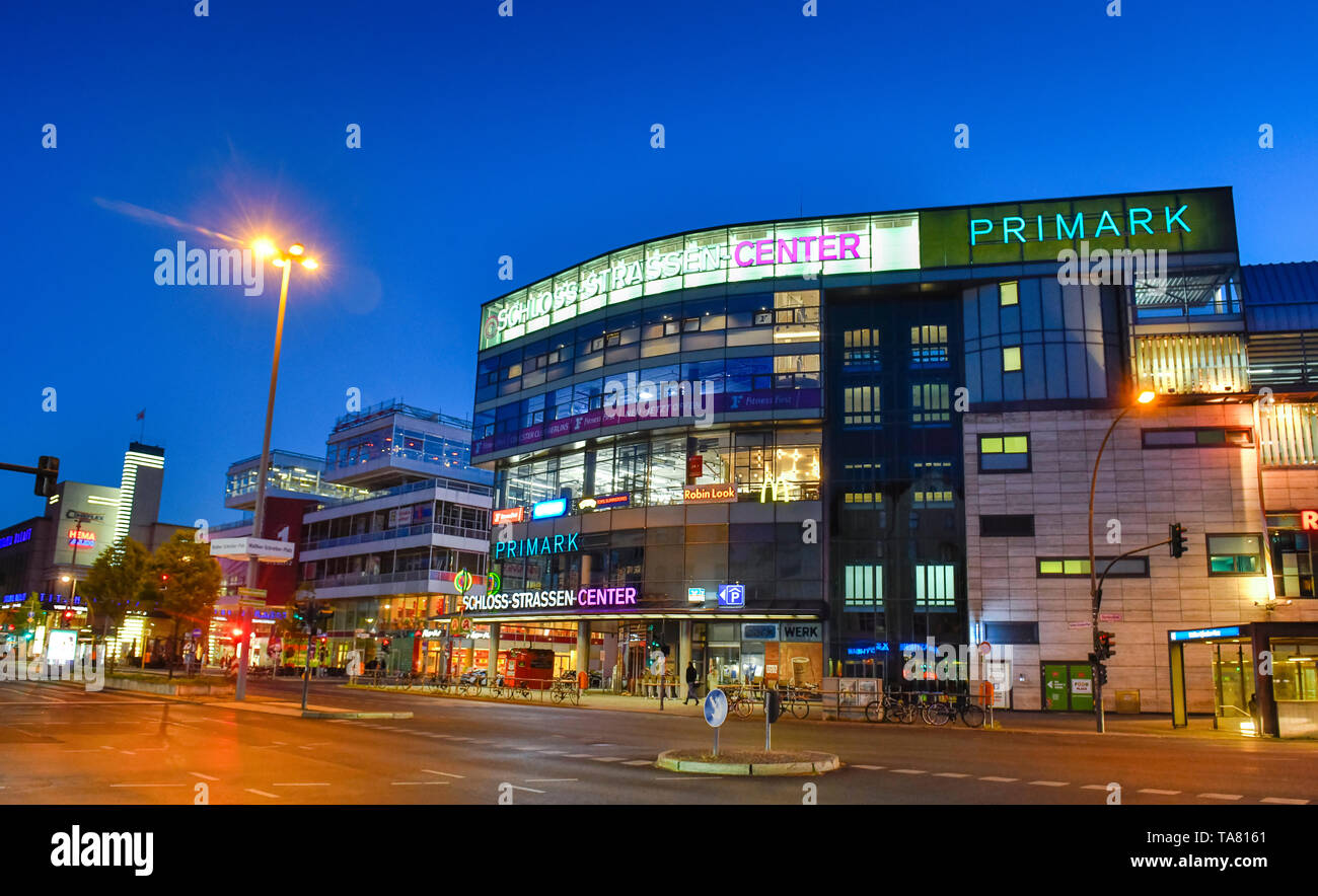 Shopping mall berlin steglitz schloss -Fotos und -Bildmaterial in hoher ...