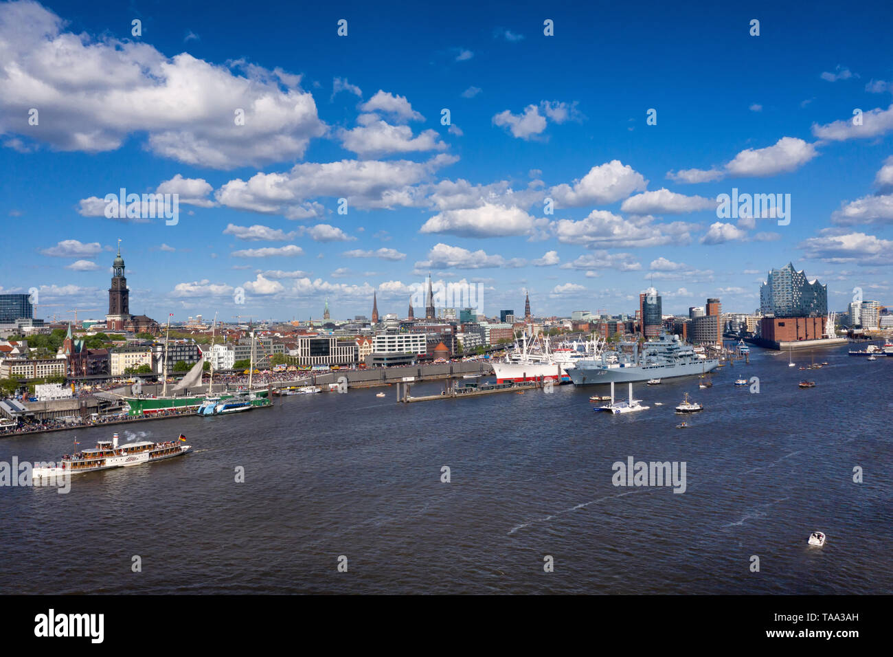 Elbe In Hamburg Stockfotos und -bilder Kaufen - Alamy