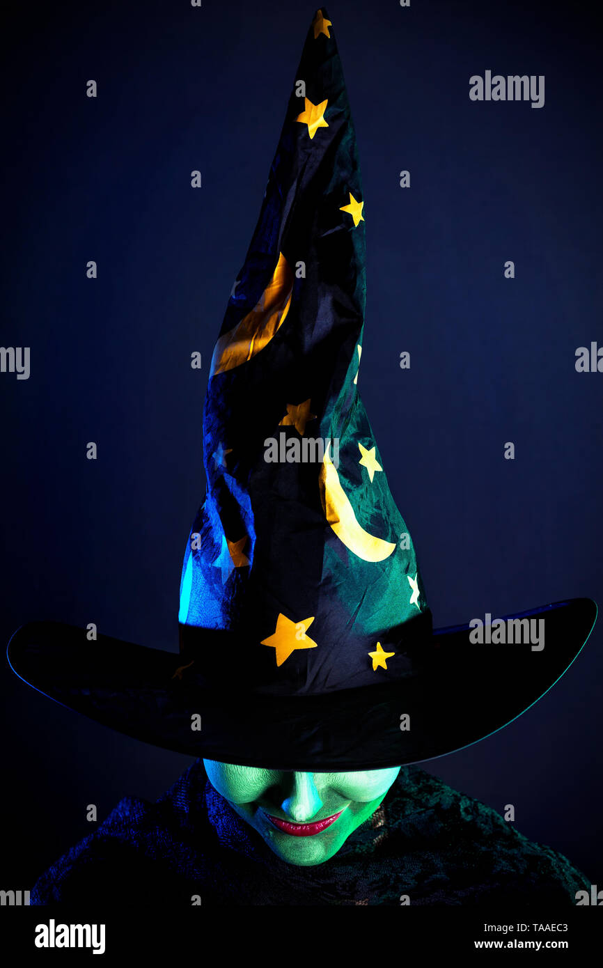Kopf der hexe -Fotos und -Bildmaterial in hoher Auflösung – Alamy
