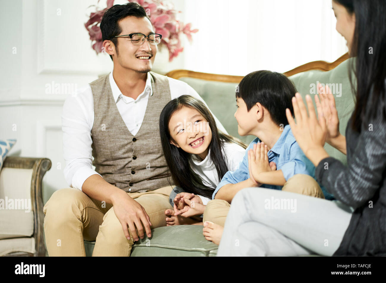 Schöne kinder -Fotos und -Bildmaterial in hoher Auflösung – Alamy