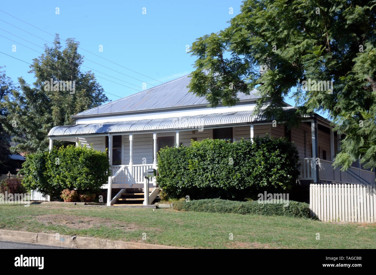 Bullnose veranda -Fotos und -Bildmaterial in hoher Auflösung – Alamy