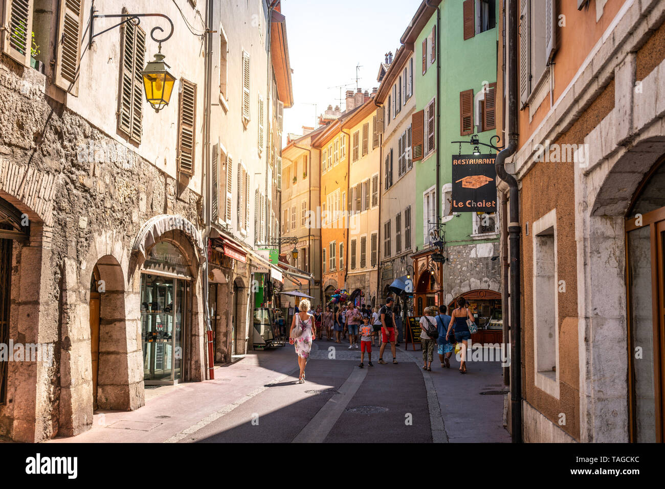 7. August 2018, Annecy Frankreich: Street View von Annecy Altstadt mit ...