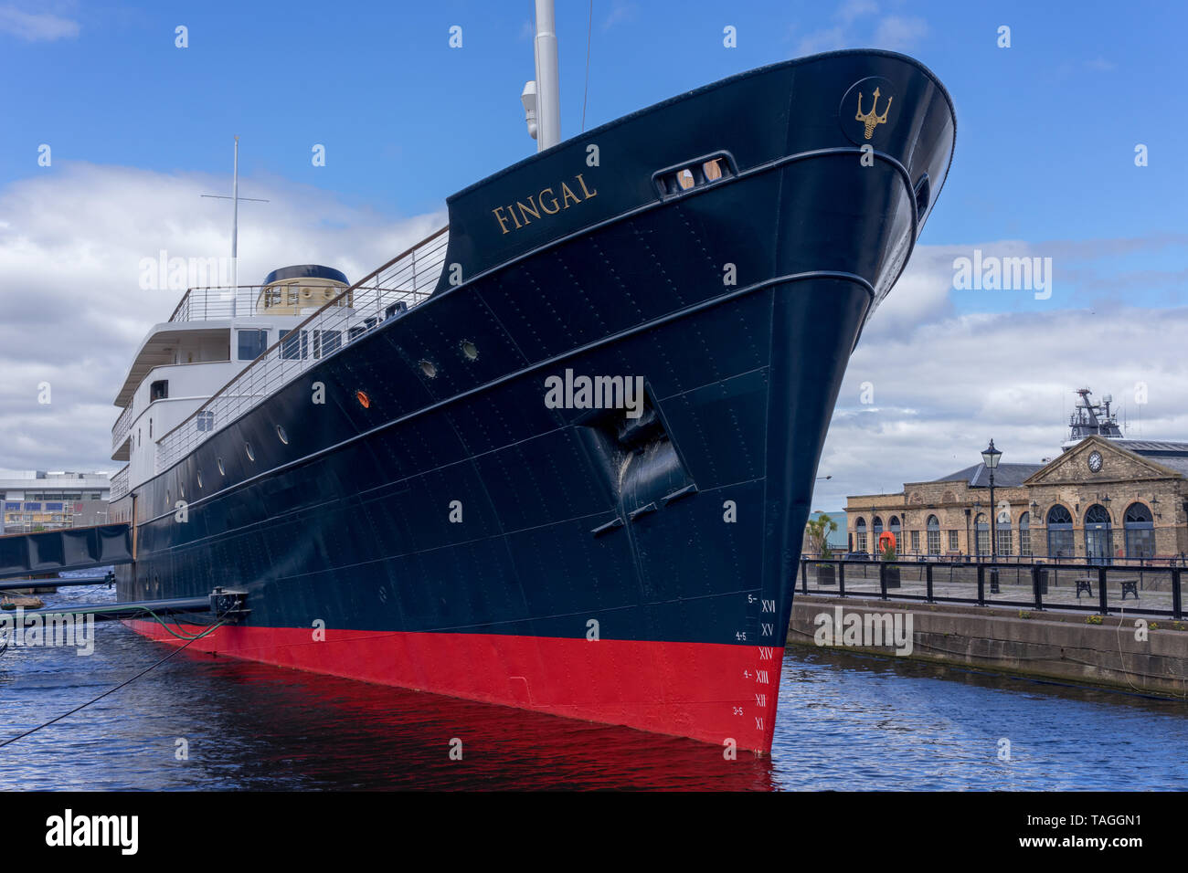 Schiffe bogen markierungen -Fotos und -Bildmaterial in hoher Auflösung ...