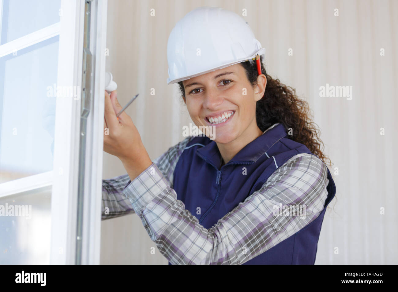 Tilt window restrictor -Fotos und -Bildmaterial in hoher Auflösung – Alamy