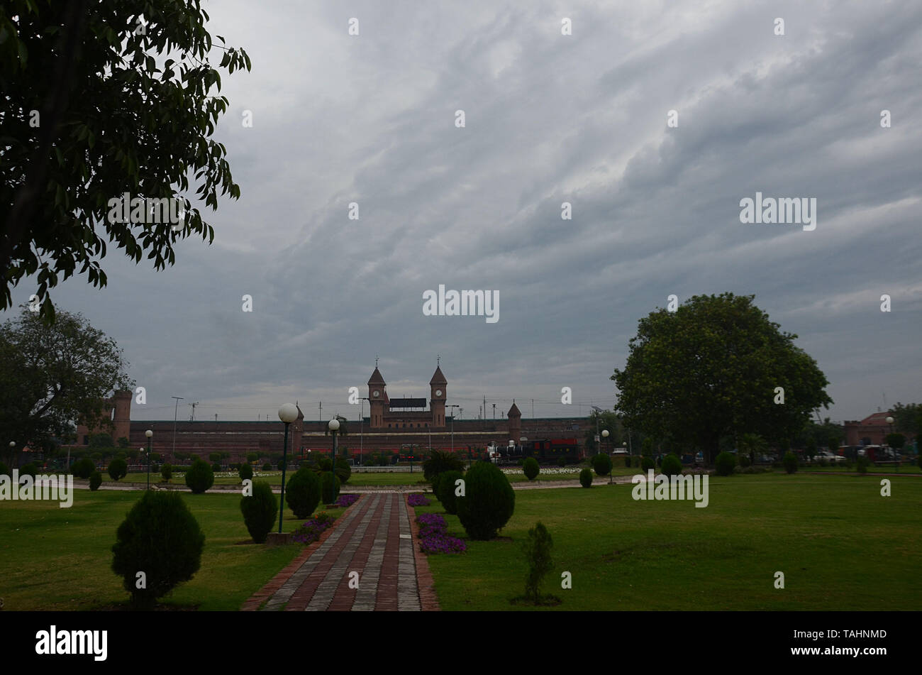 Das pakistanische Volk besuchen Sie die historischen Orte Greator Iqbal ...