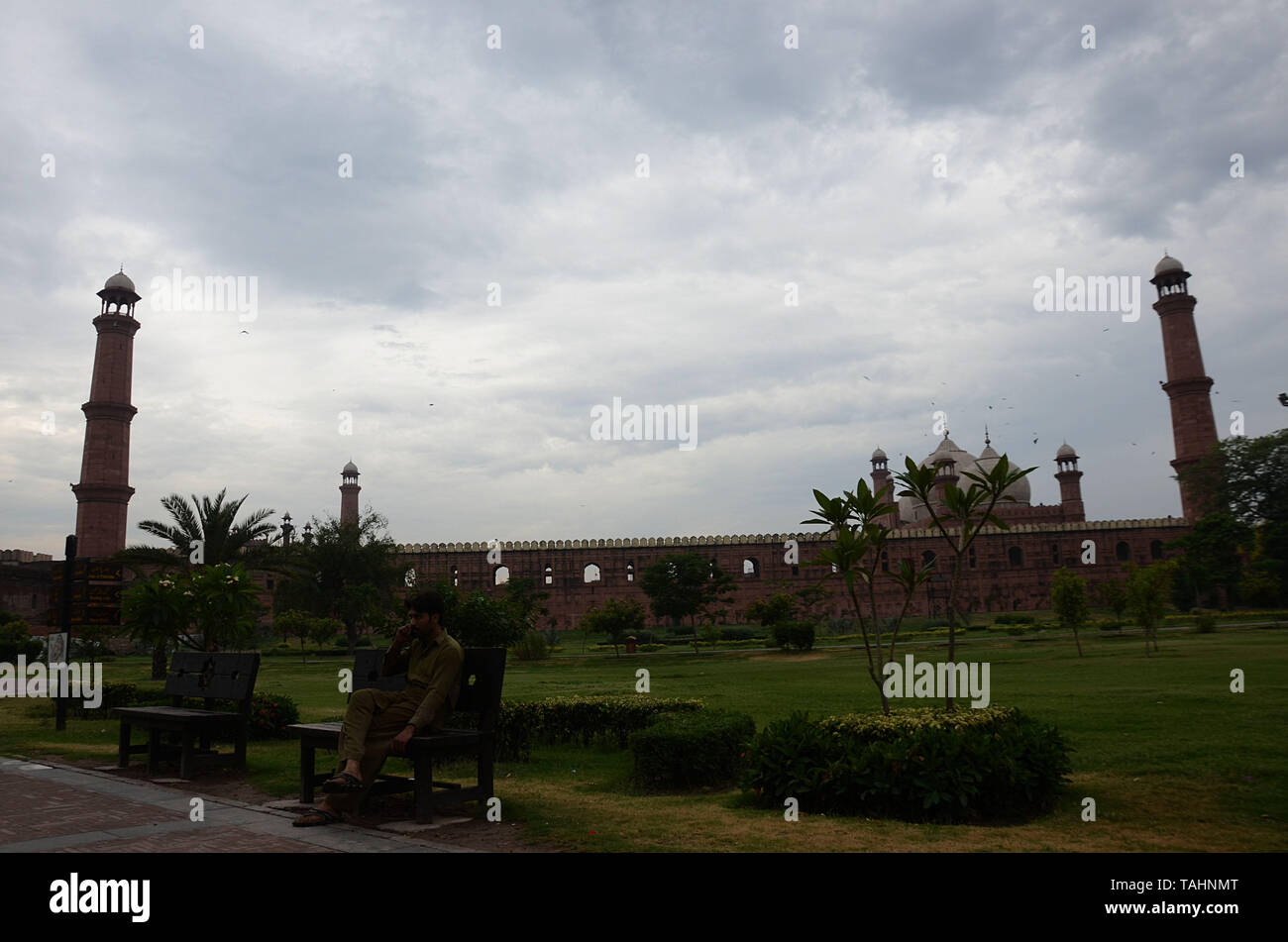 Das pakistanische Volk besuchen Sie die historischen Orte Greator Iqbal ...