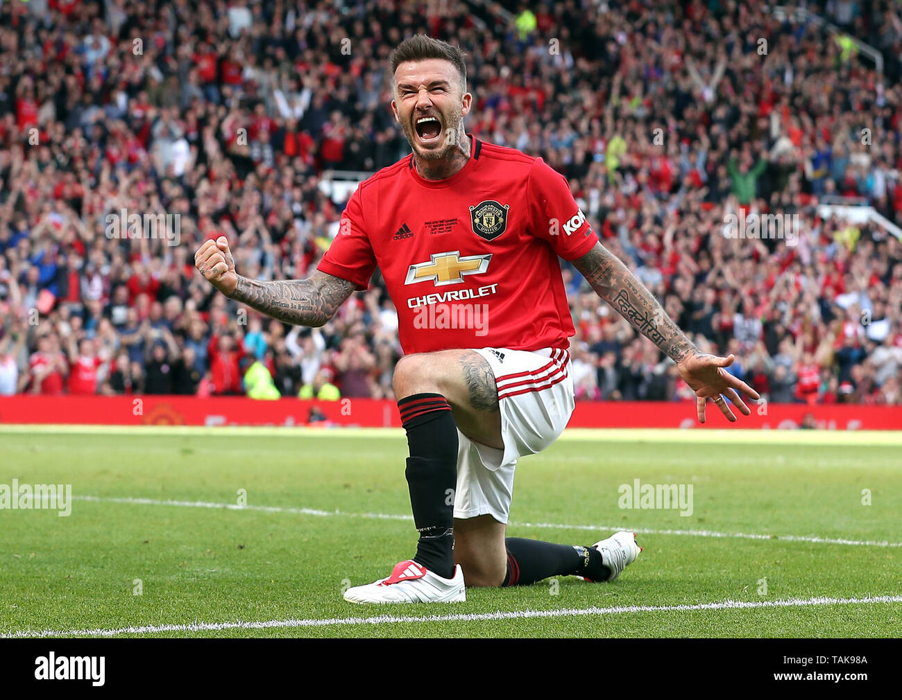Manchester united legends david beckham feiert das tor -Fotos und ...