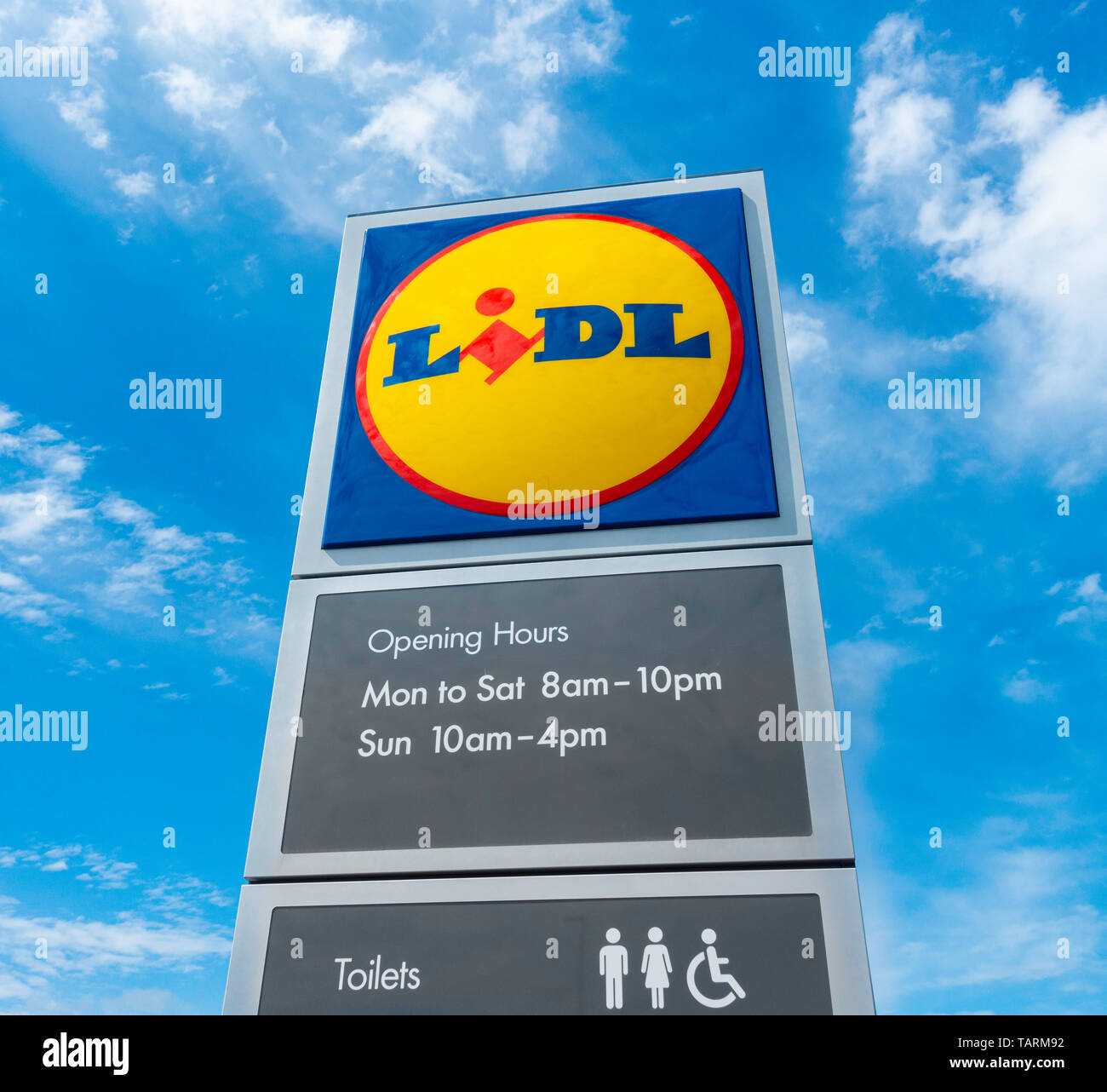 Lidl supermarkt zeichen logo -Fotos und -Bildmaterial in hoher ...