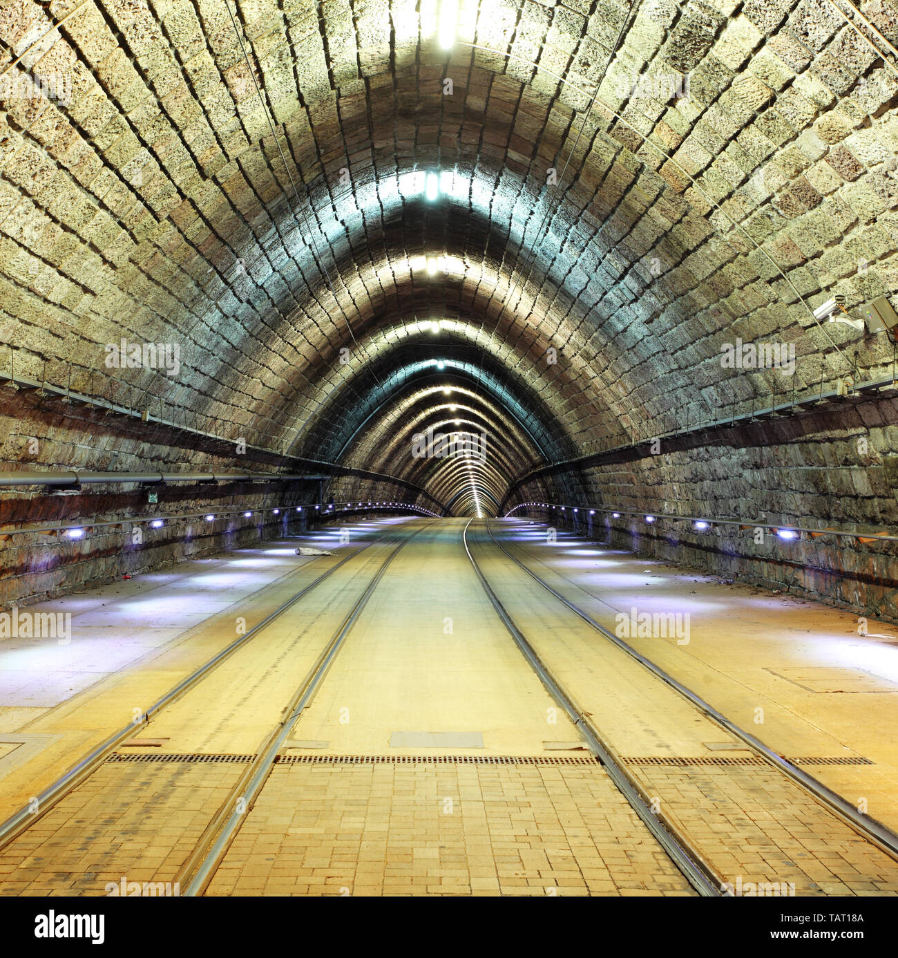 Tram tunnel -Fotos und -Bildmaterial in hoher Auflösung – Alamy