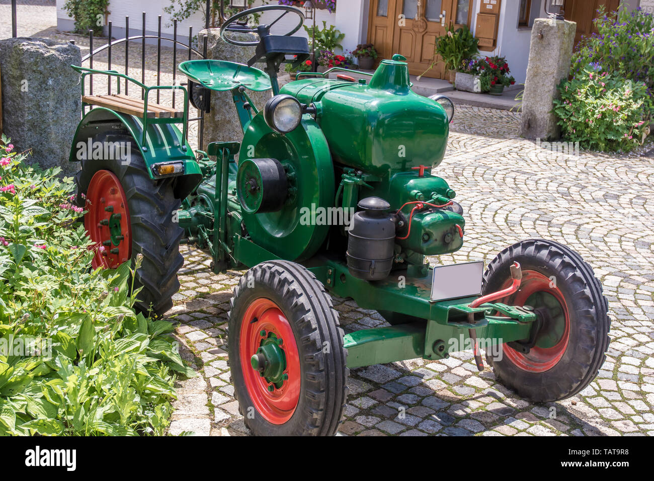 Tractor vintage old restored -Fotos und -Bildmaterial in hoher ...