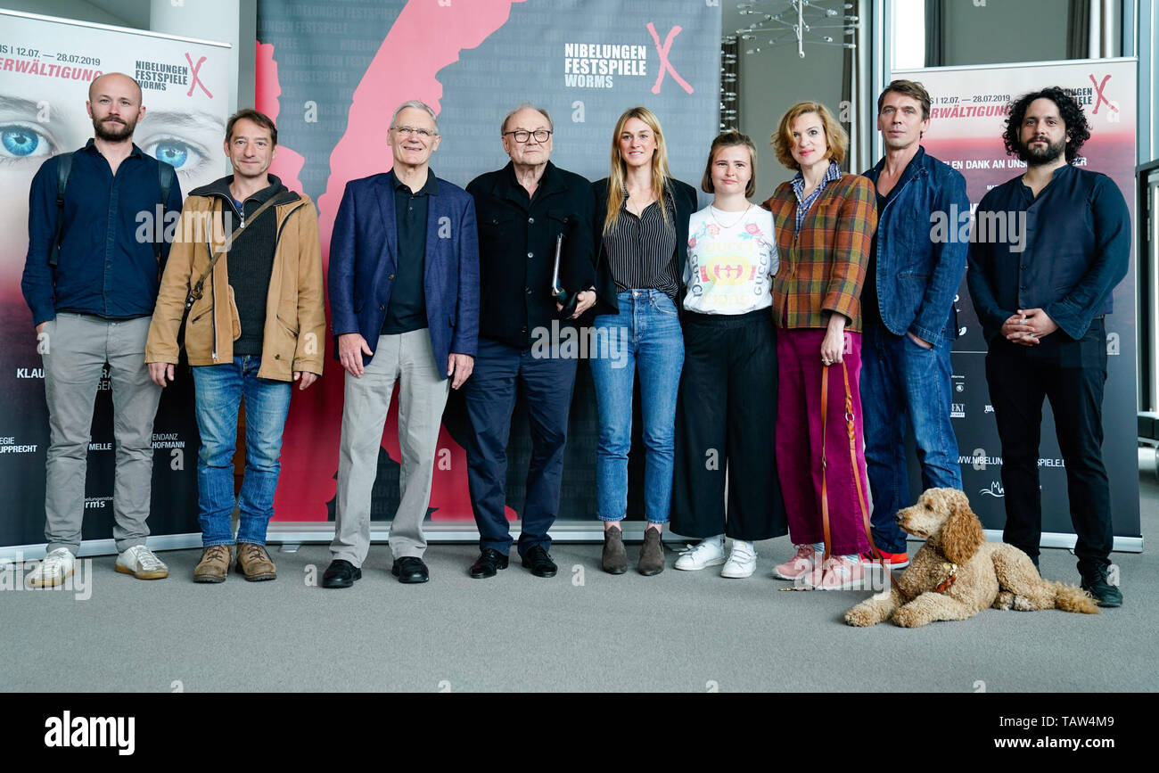 Worms, Deutschland. 28 Mai, 2019. Die Schauspieler Moritz Grove (L-R ...