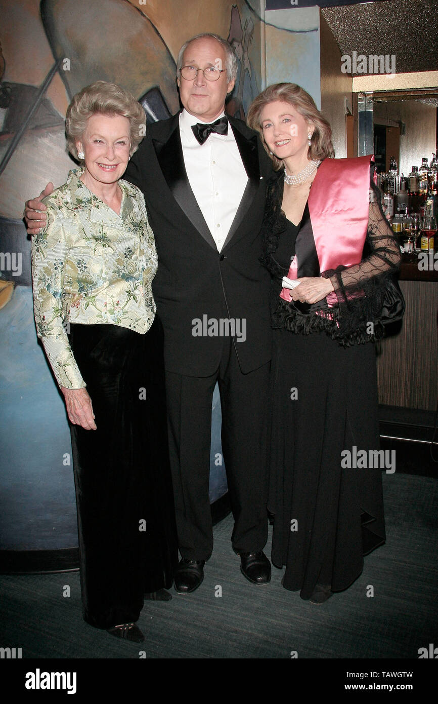 Actress dina merrill -Fotos und -Bildmaterial in hoher Auflösung – Alamy