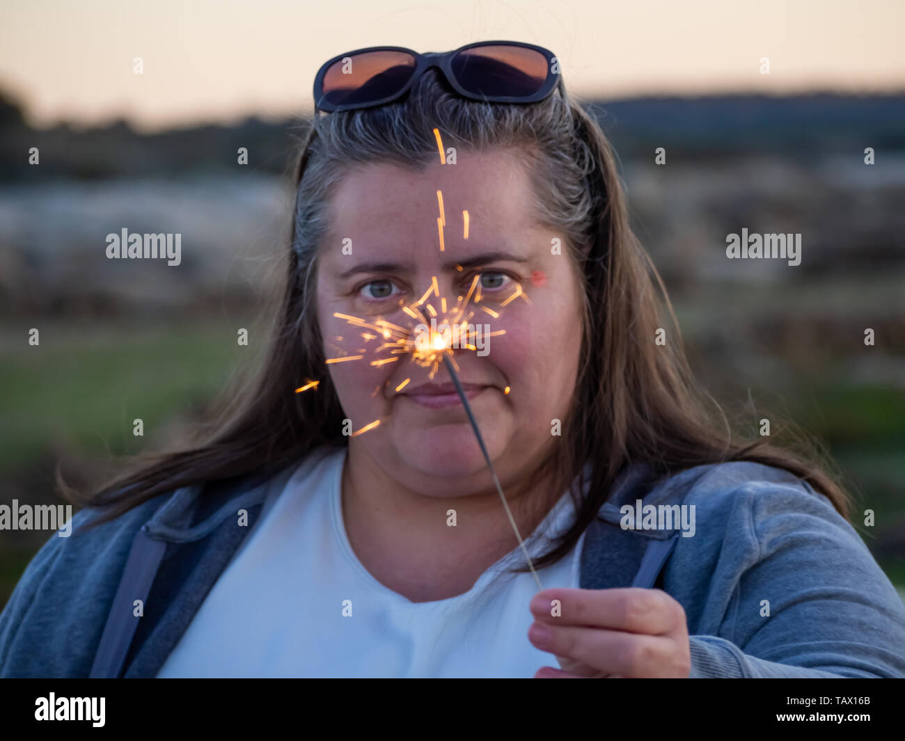 Kurvige frauen -Fotos und -Bildmaterial in hoher Auflösung – Alamy