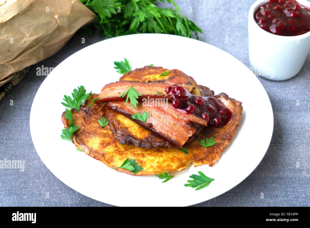 Potato pancake raggmunk swedish cuisine -Fotos und -Bildmaterial in ...