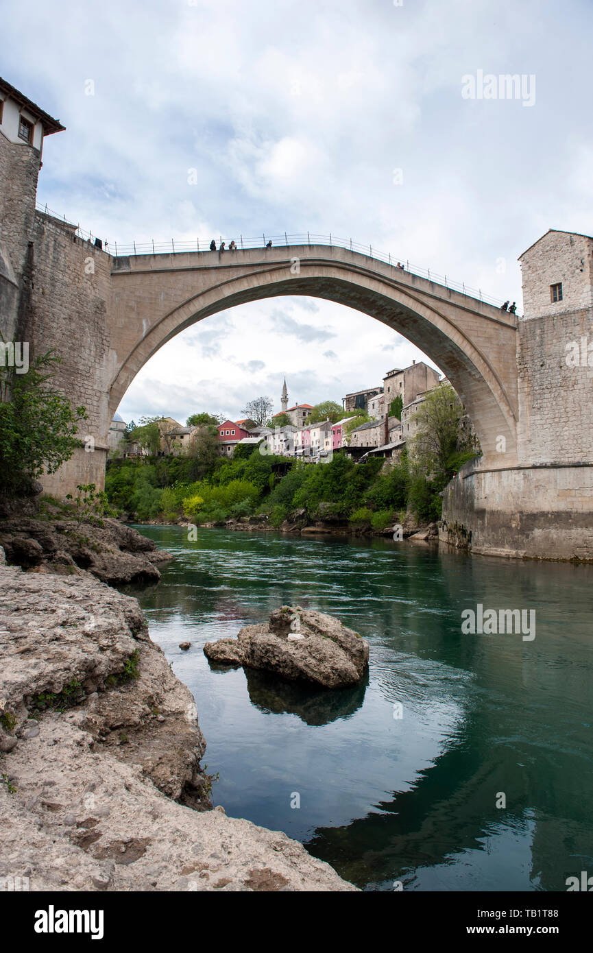 Mostar bridge destroyed -Fotos und -Bildmaterial in hoher Auflösung – Alamy