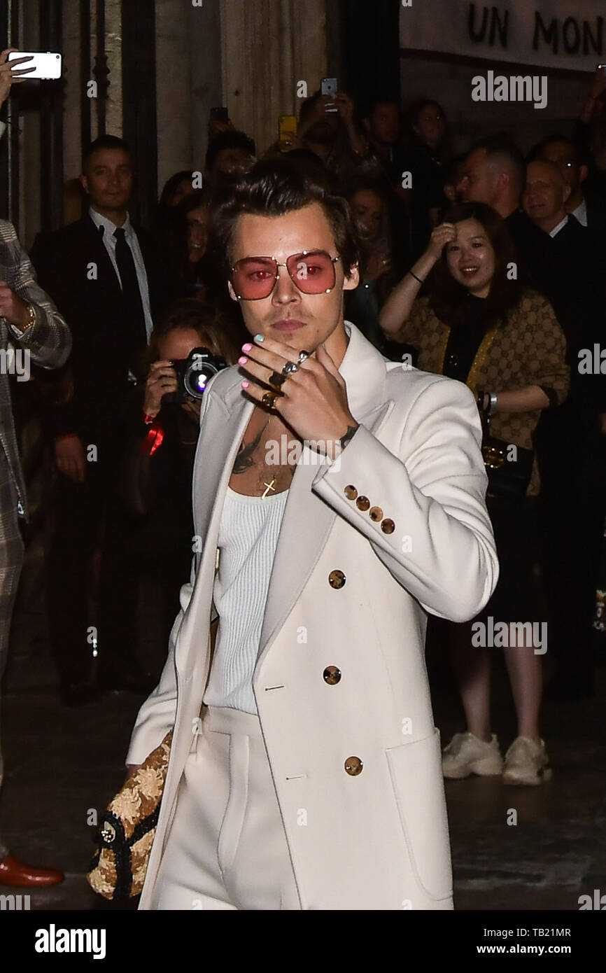 Harry styles rome 2019 -Fotos und -Bildmaterial in hoher Auflösung – Alamy