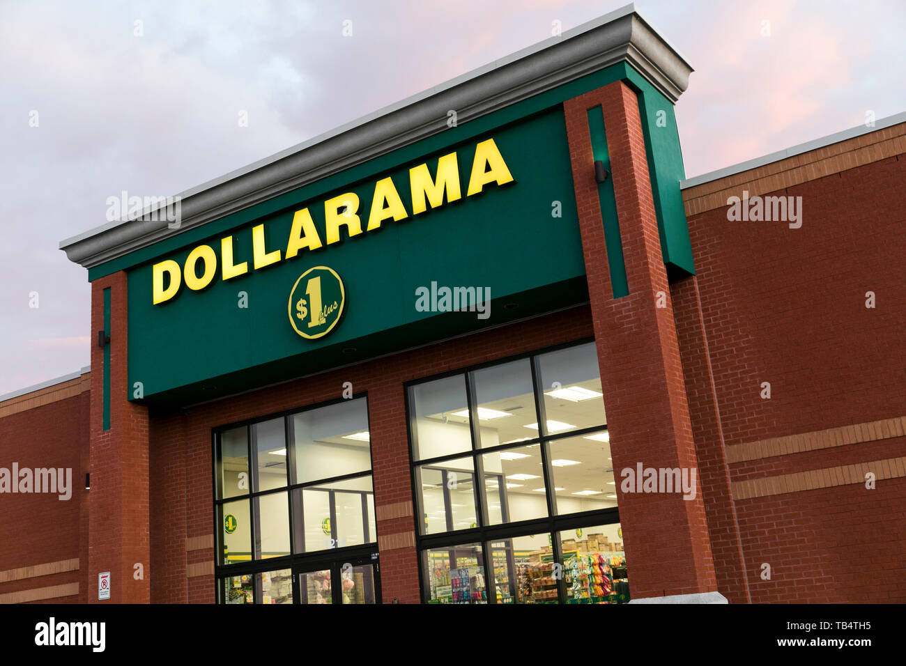 Logo dollarama -Fotos und -Bildmaterial in hoher Auflösung – Alamy