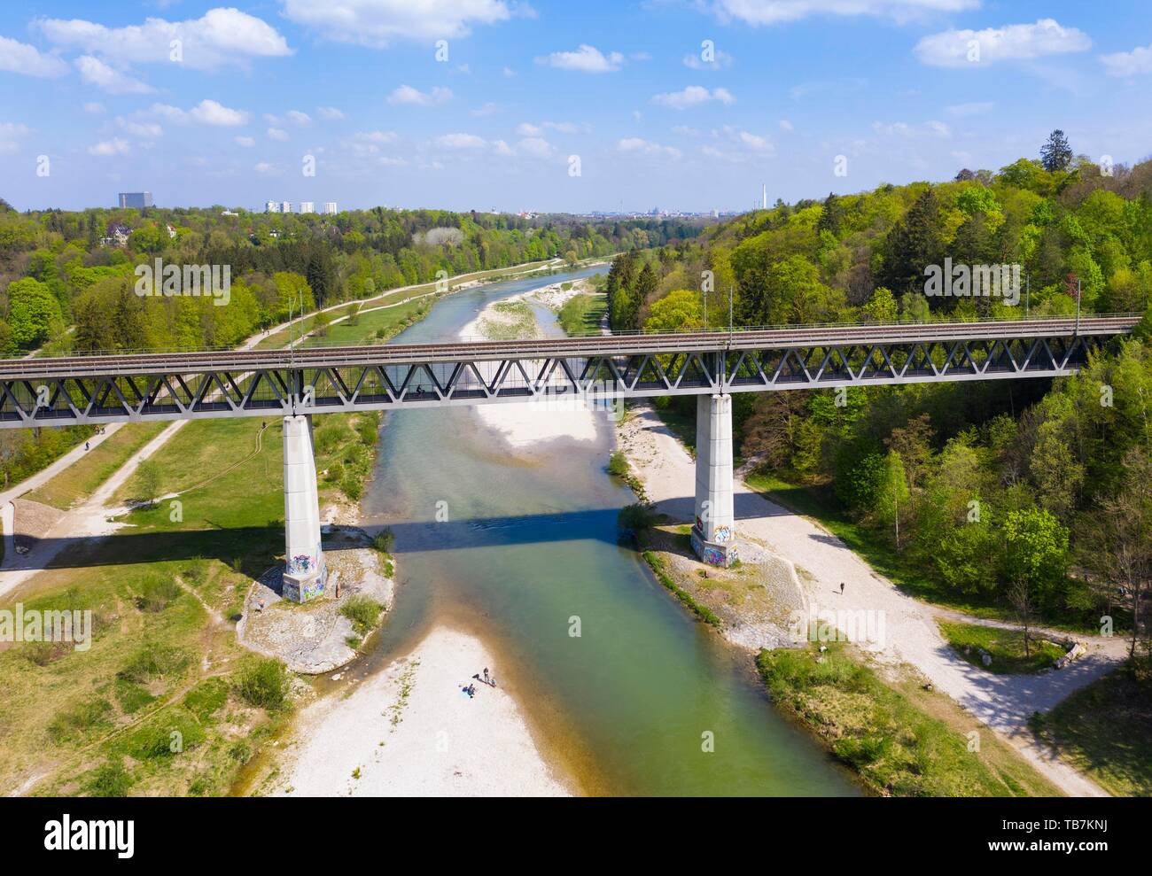 Grosshesseloher Brücke über die Isar, zwischen München und Pullach im ...