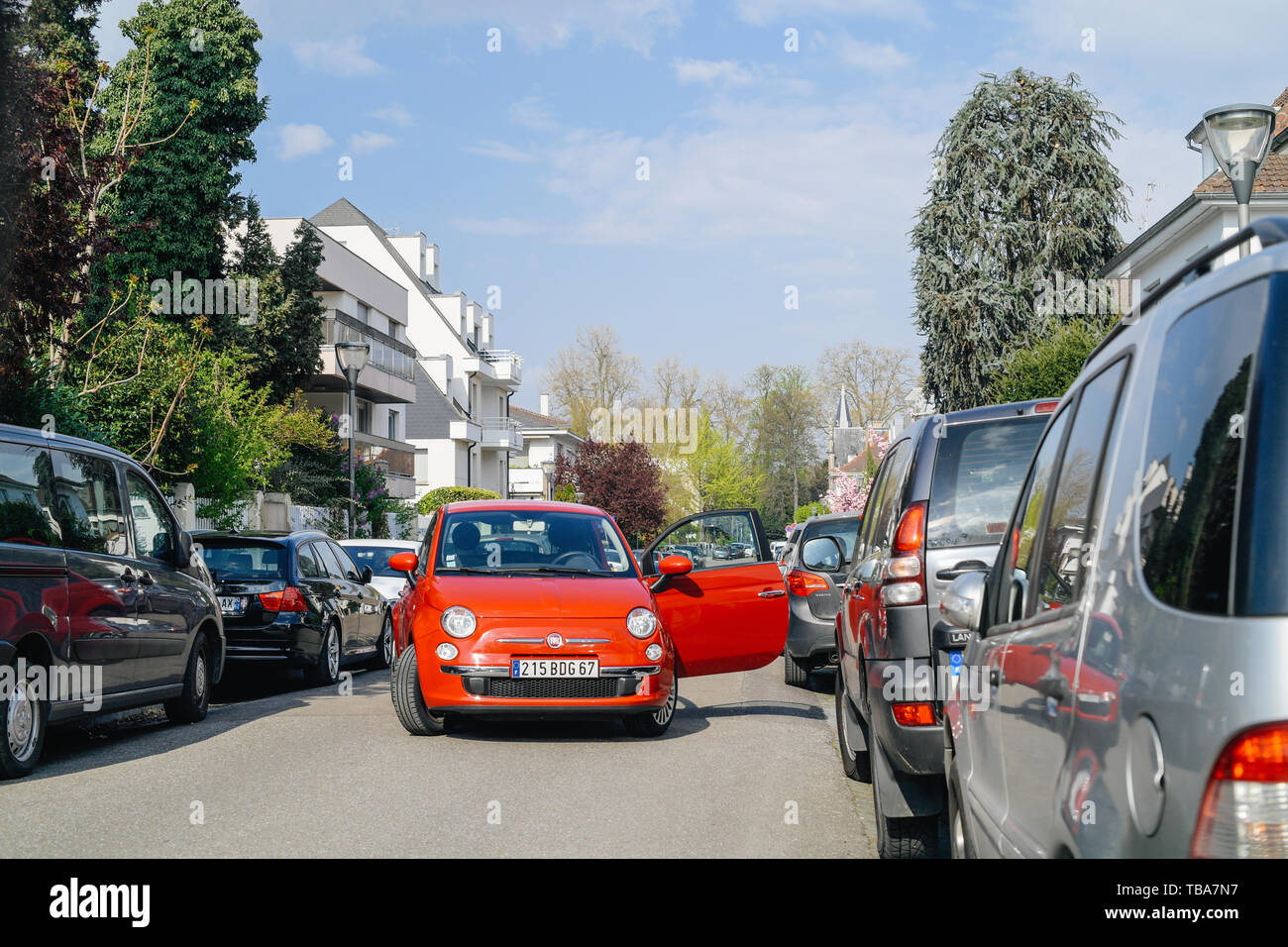 Rotes fiat polizeiauto -Fotos und -Bildmaterial in hoher Auflösung – Alamy
