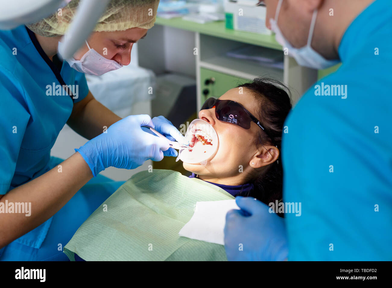 Zahnarzt Bohren Frau Stockfotos und -bilder Kaufen - Alamy