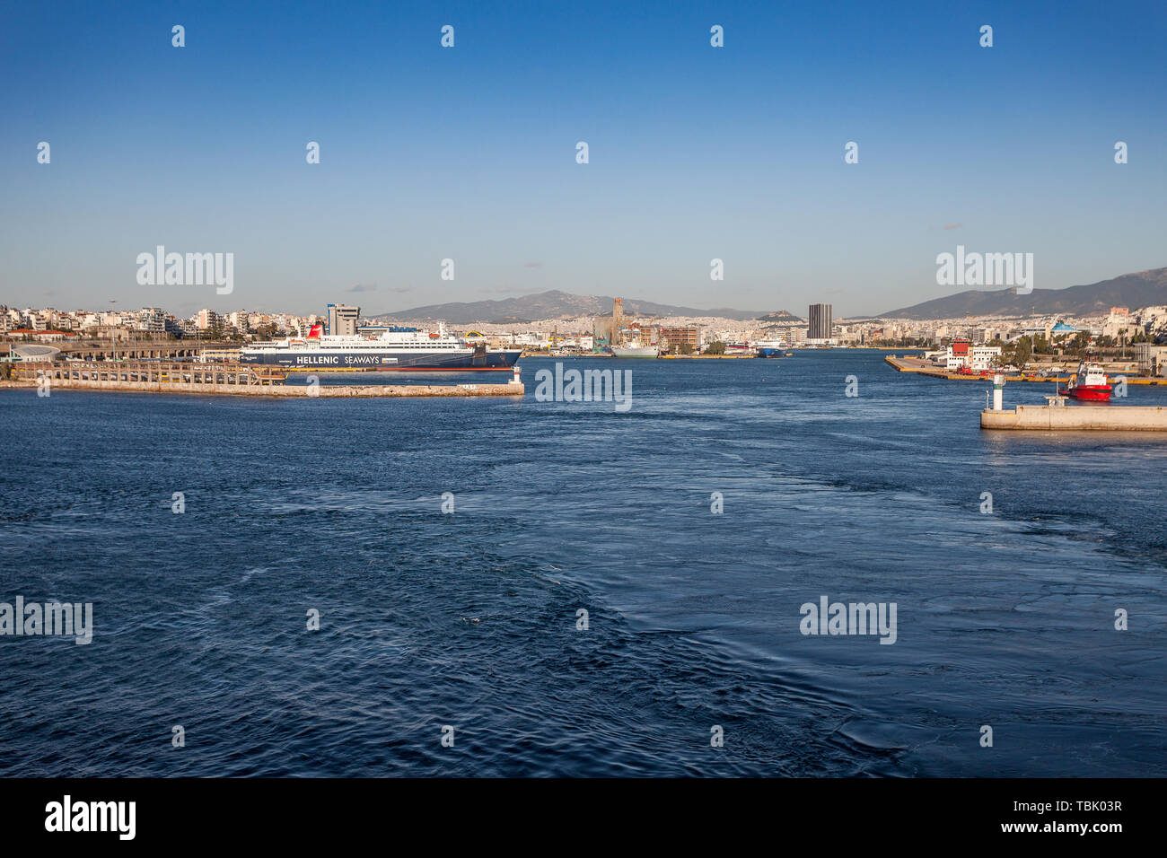 Fahrt vom hafen von piräus -Fotos und -Bildmaterial in hoher Auflösung ...