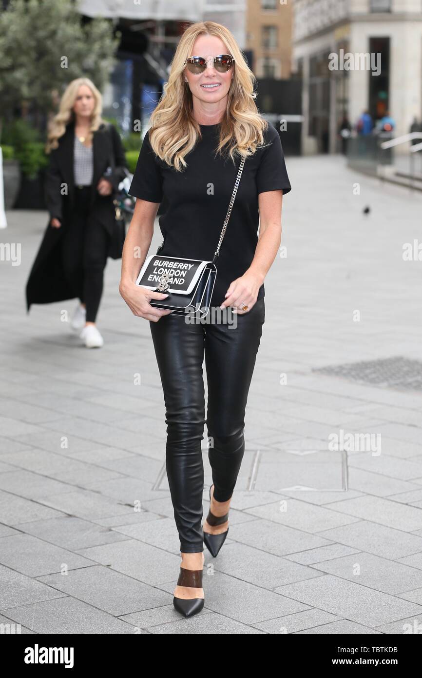 Amanda Holden gesehen an globalen Studios Anreise mit Jamie Theakstone ...