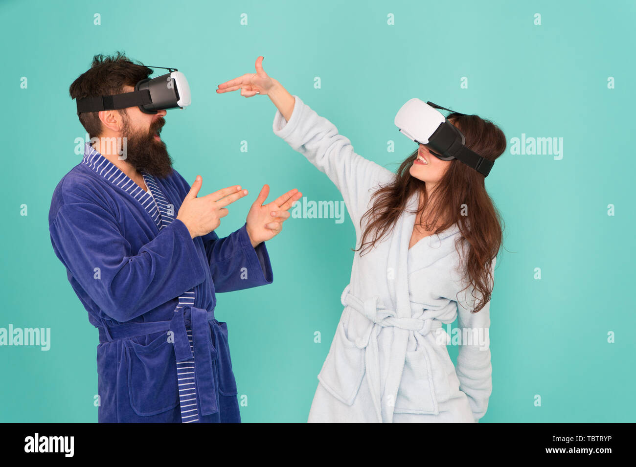 Hände hoch. Stand und liefern. Die VR-Technologie und Zukunft. VR ... Hände hoch. Stand und liefern. Die VR-Technologie und Zukunft. VR ...