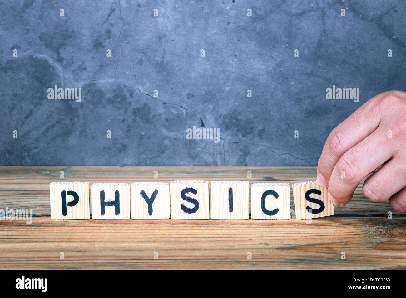 Geometrie physik formeln -Fotos und -Bildmaterial in hoher Auflösung ...