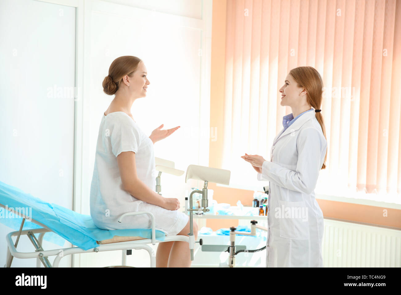 Gynecologist Chair Stockfotos & Gynecologist Chair Bilder - Seite 2 - Alamy