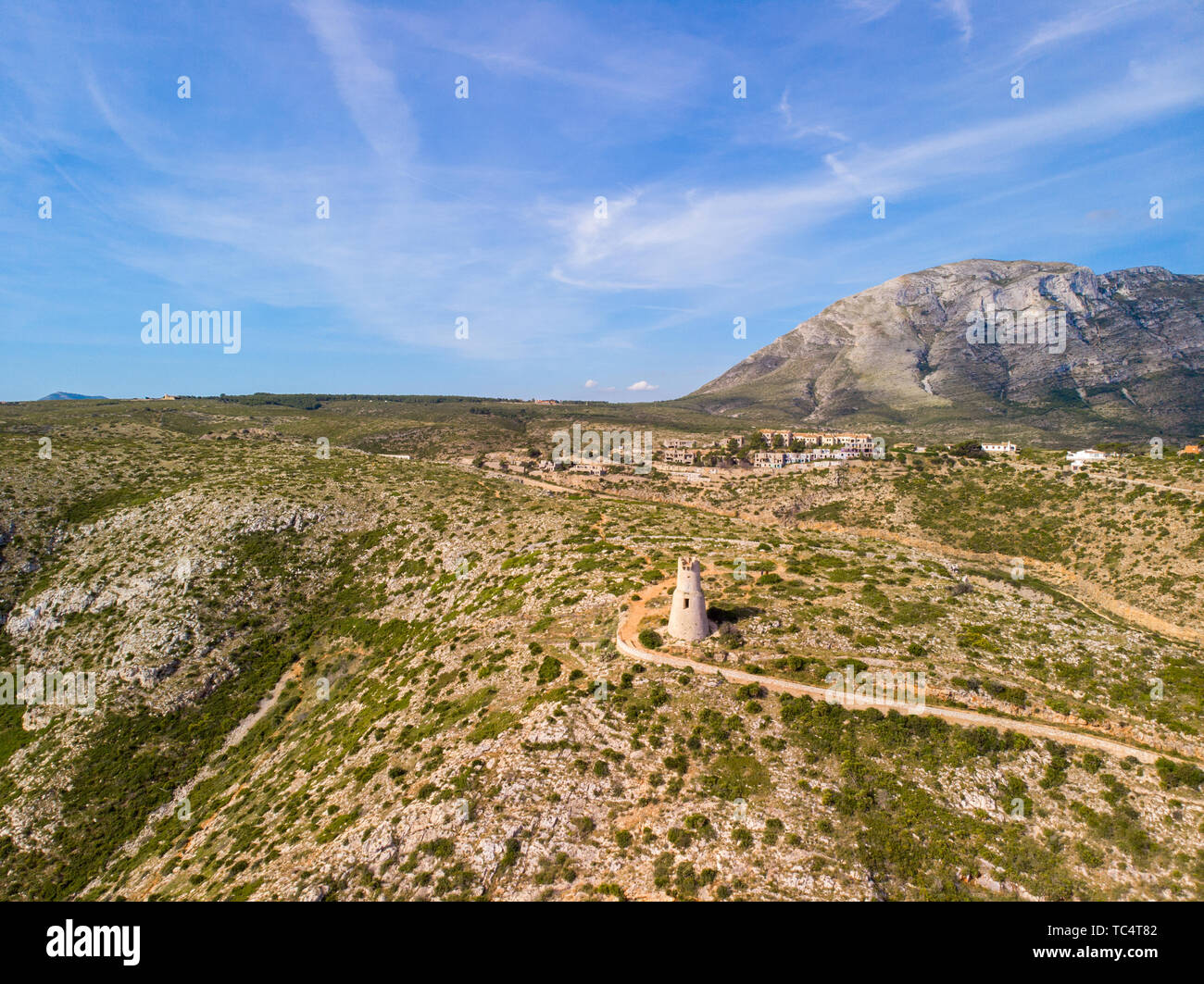 Berglandschaft mit wachturm -Fotos und -Bildmaterial in hoher Auflösung ...