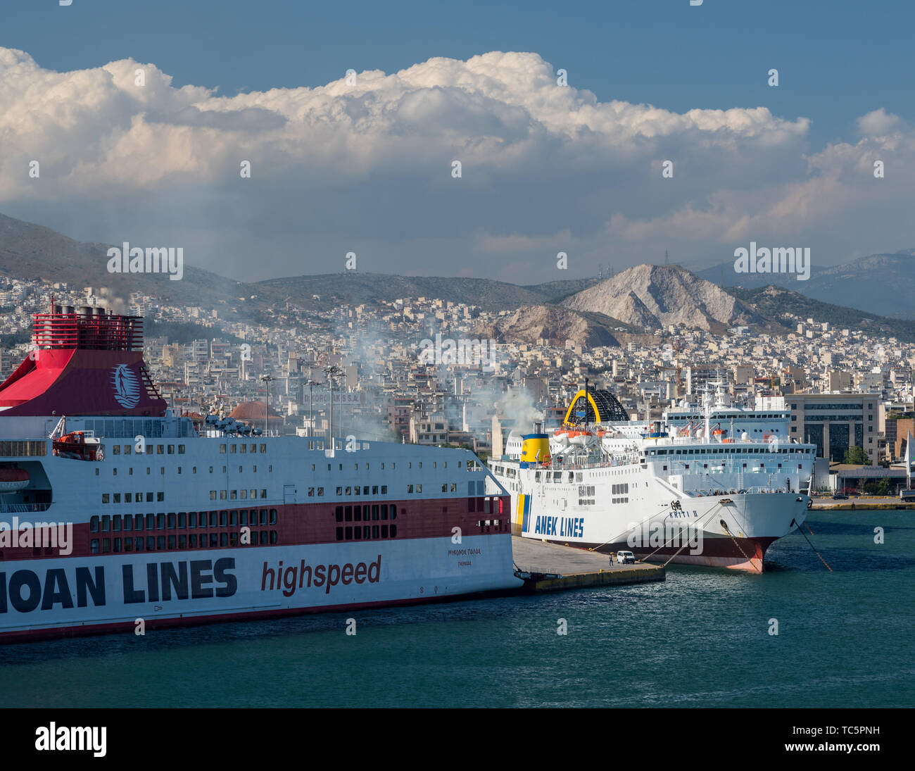 Fahrt vom hafen von piräus -Fotos und -Bildmaterial in hoher Auflösung ...