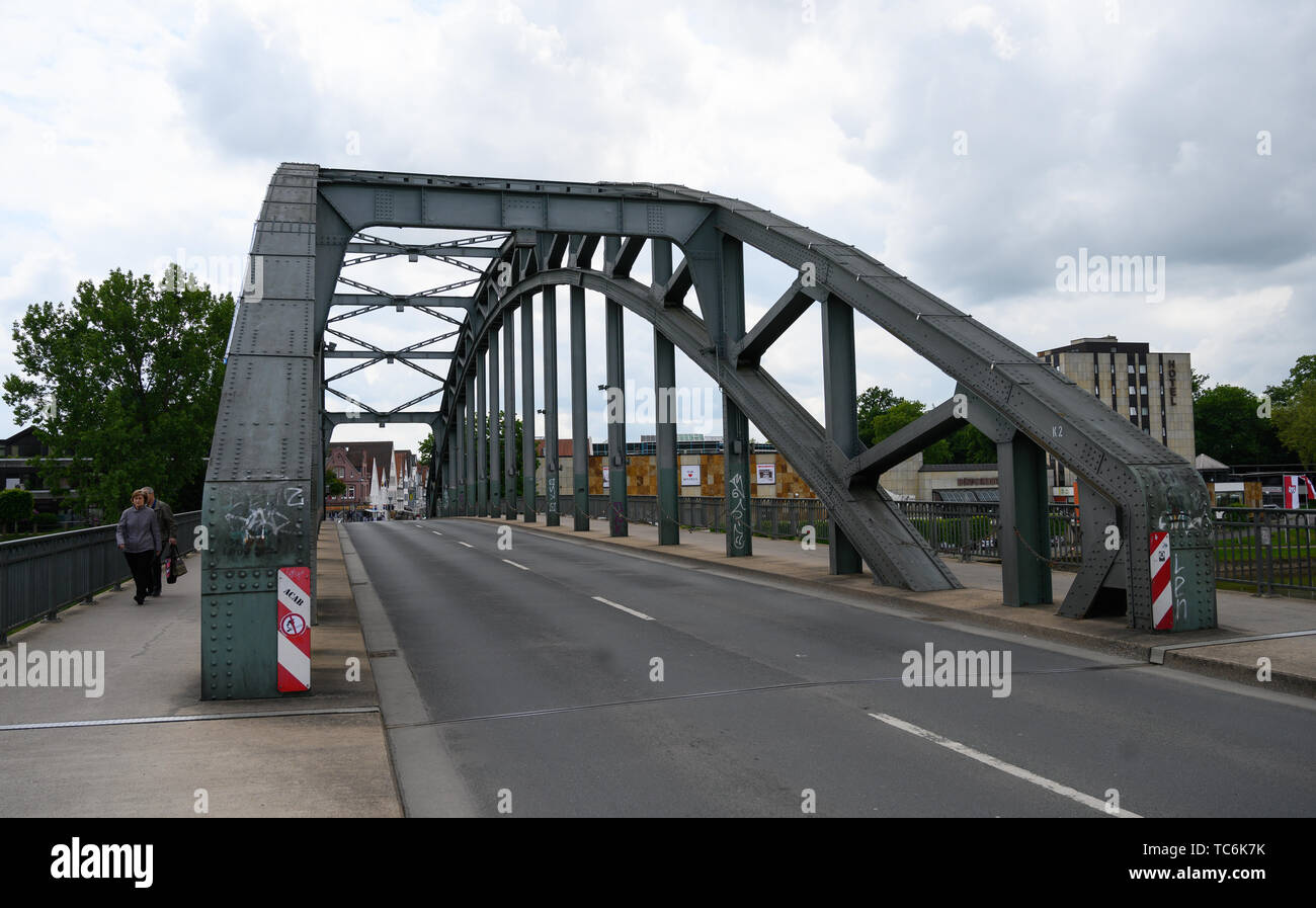 Hindenburg bridge -Fotos und -Bildmaterial in hoher Auflösung – Alamy