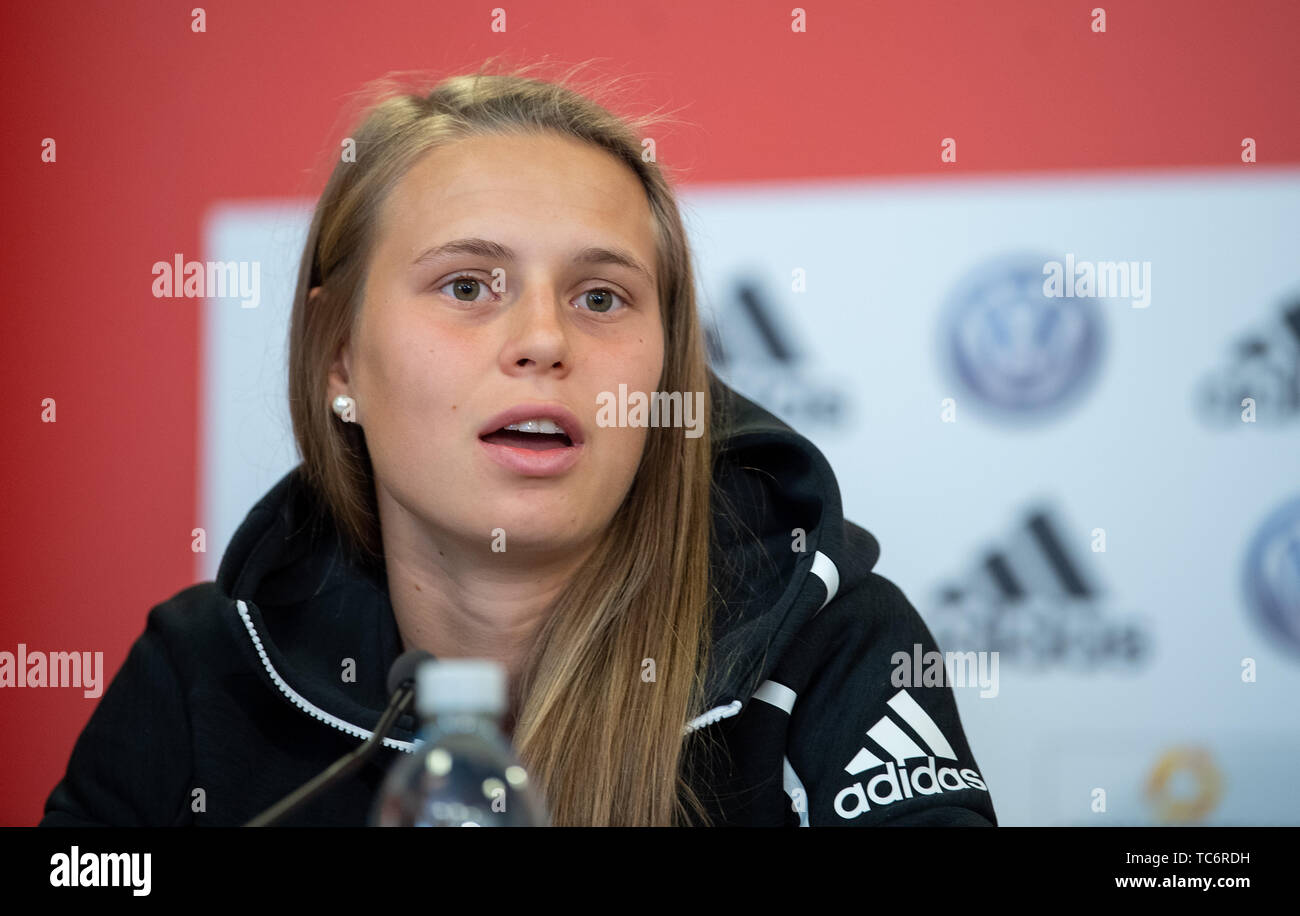 Buhl Klara Stockfotos und -bilder Kaufen - Alamy