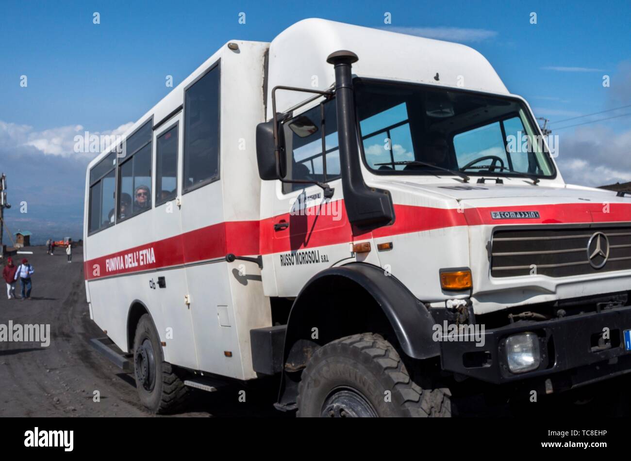 Mount etna bus -Fotos und -Bildmaterial in hoher Auflösung – Alamy