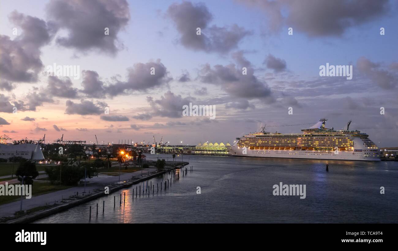 Miami port cruise -Fotos und -Bildmaterial in hoher Auflösung – Alamy