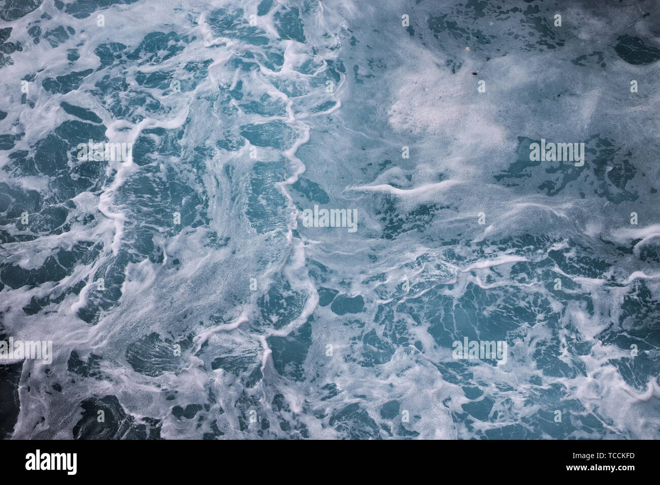 Foamy surf -Fotos und -Bildmaterial in hoher Auflösung – Alamy