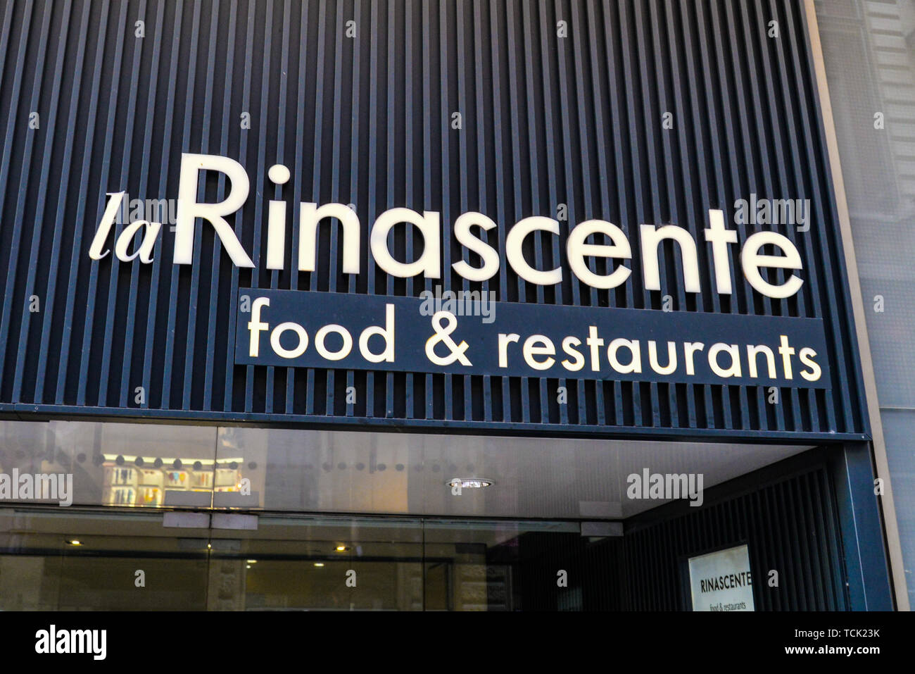 Logo der modemarke -Fotos und -Bildmaterial in hoher Auflösung – Alamy