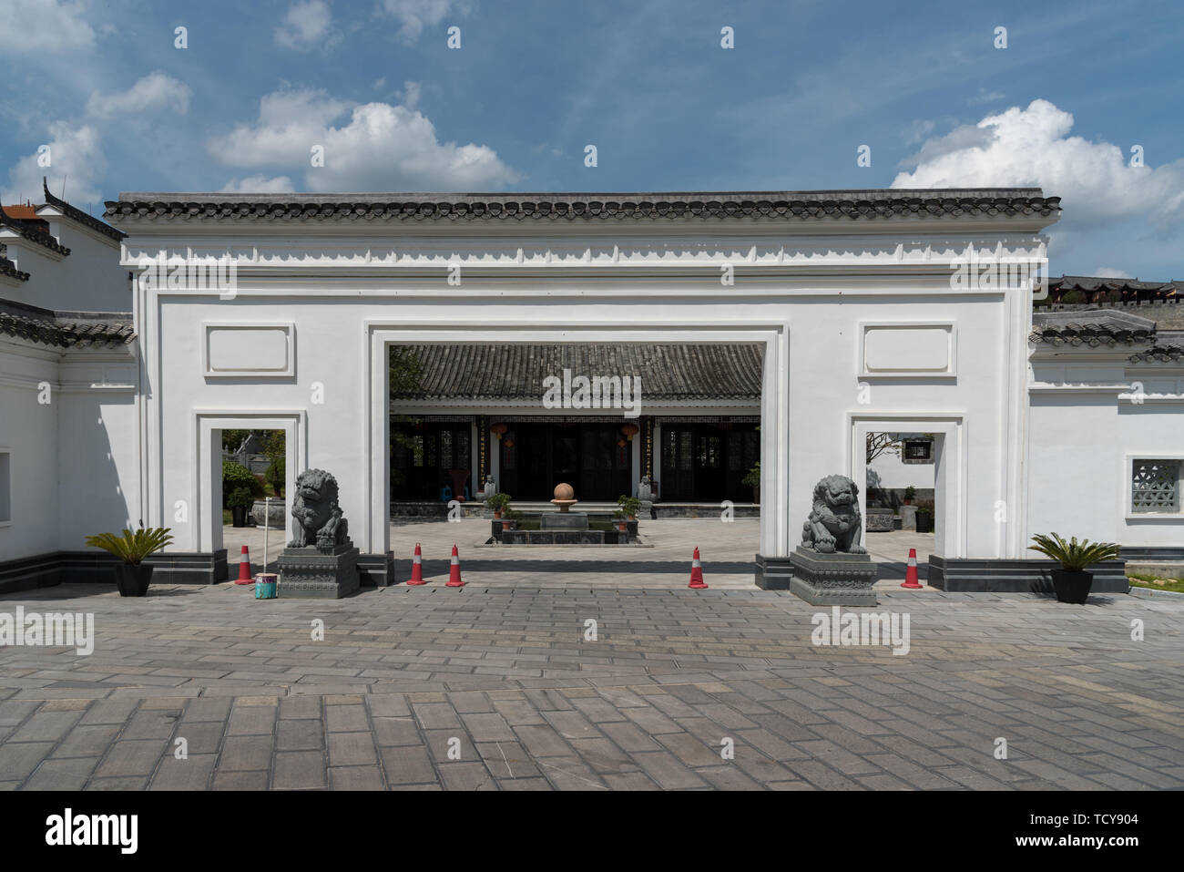 Fliegende traufe und fuquan stadtmauern -Fotos und -Bildmaterial in ...