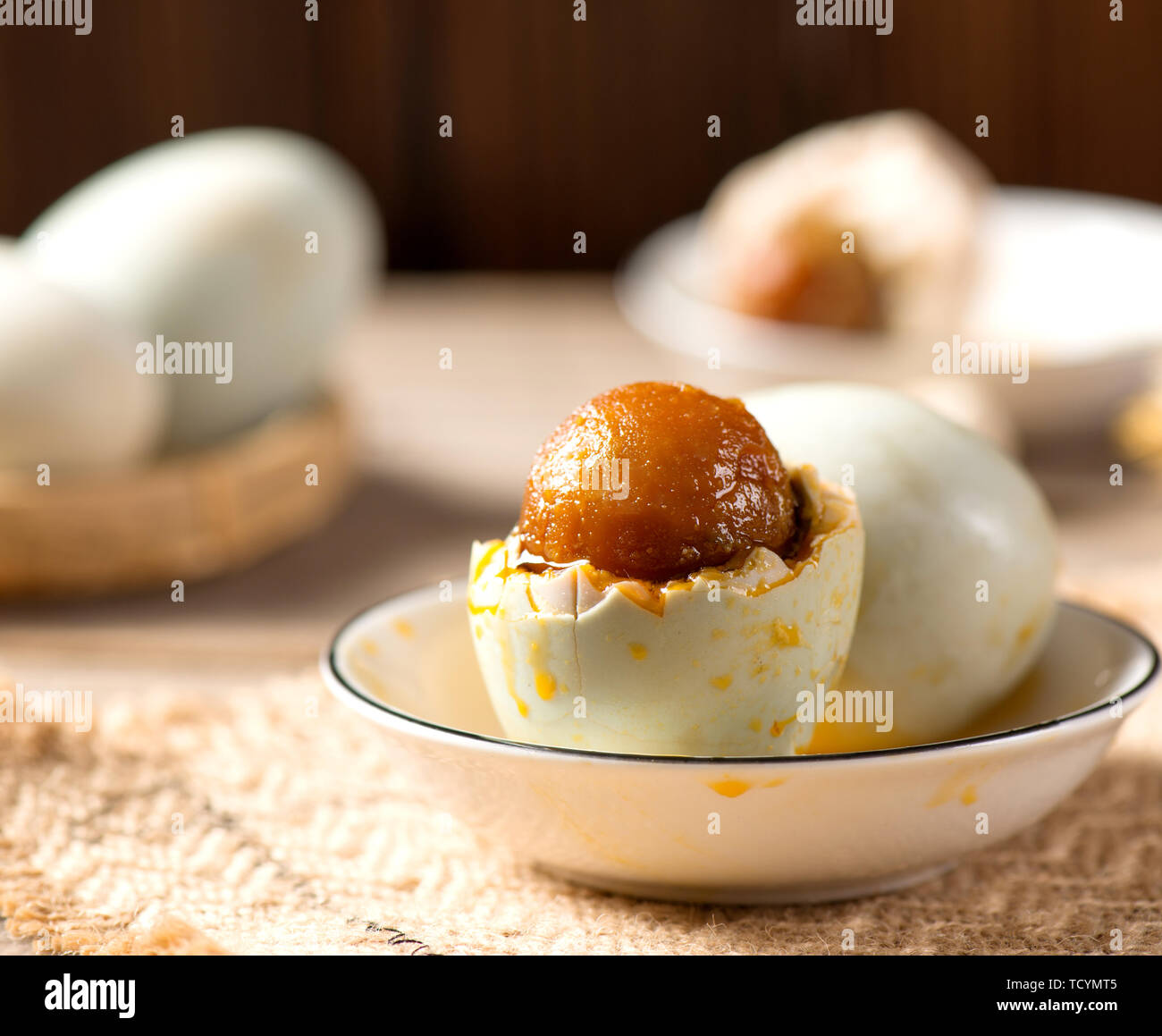 Gebratenes entenei -Fotos und -Bildmaterial in hoher Auflösung – Alamy