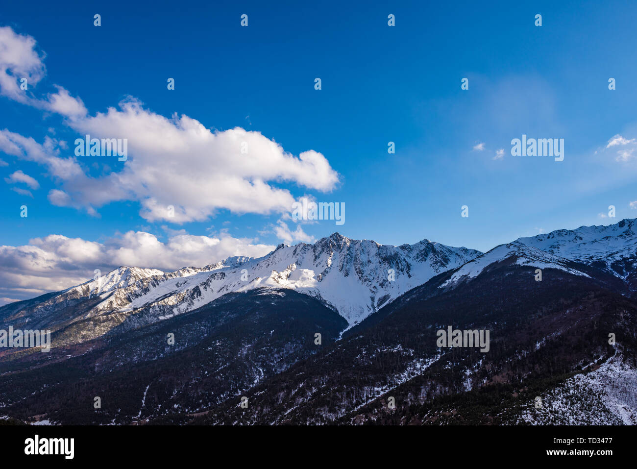 Baima snow mountain -Fotos und -Bildmaterial in hoher Auflösung – Alamy