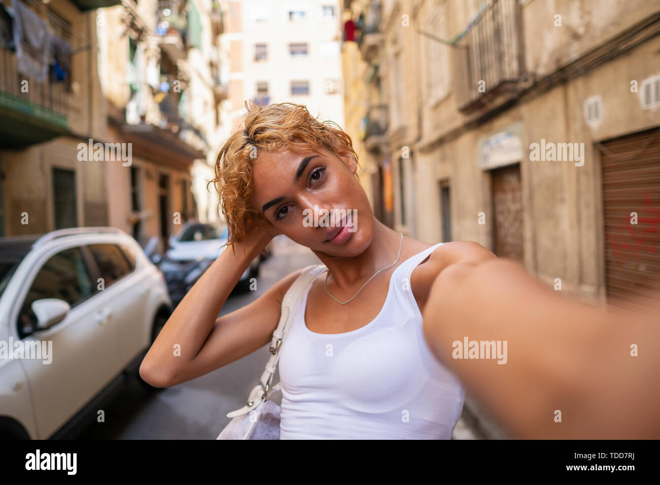 Sexy transen Frau posiert und Tun selfie Stockfotografie - Alamy